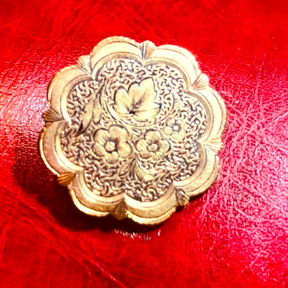 Vintage Embossed Victorian Style Brooch! - Gem